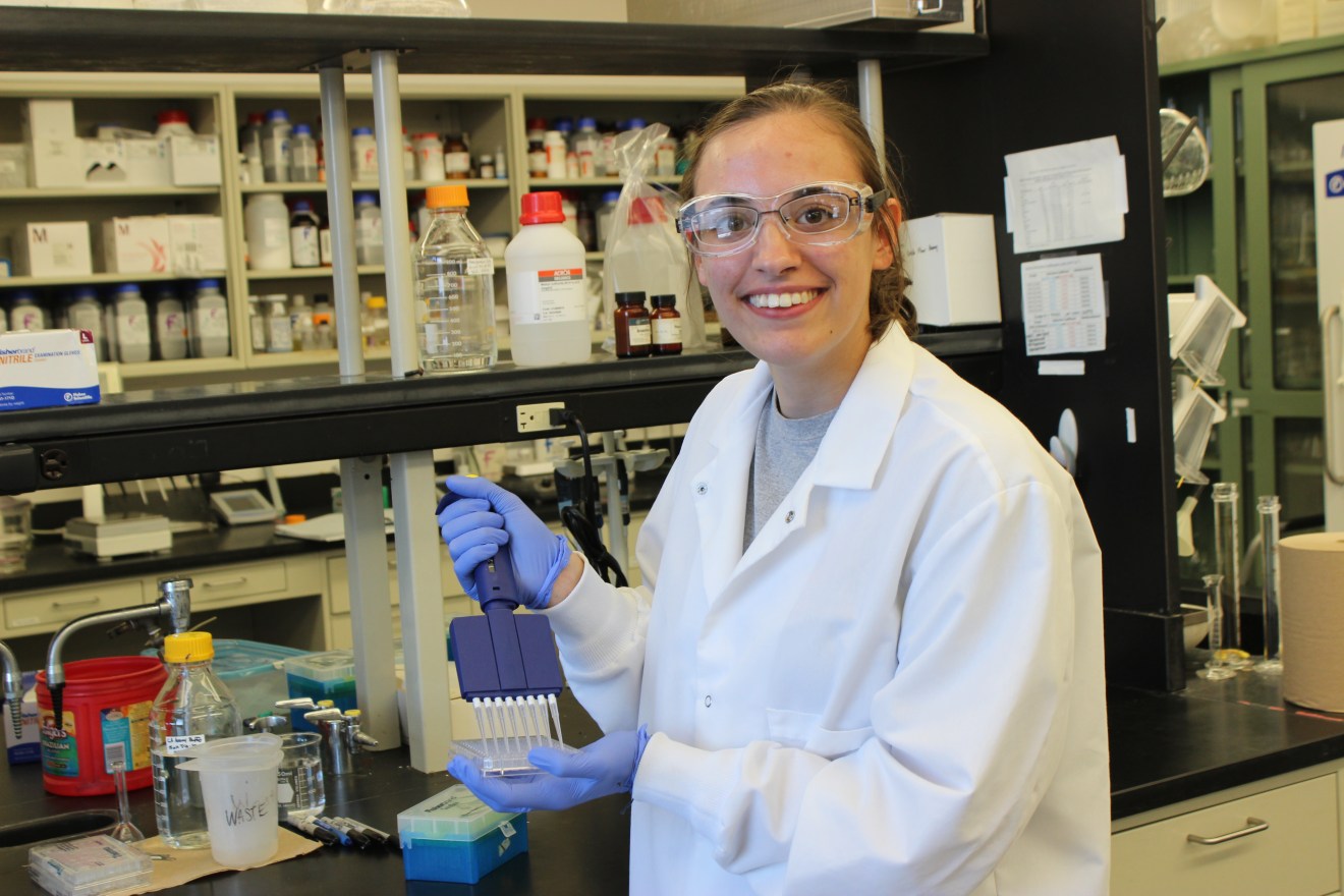 Horn and Hagen Labs Welcome Julia Pomeroy – Horn Lab